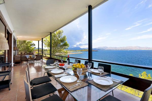 Es Balco, Villa Over The Mediterranean Sea With Private Beach Access - Alcúdia