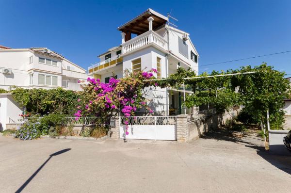 Apartment Roza - Vodice