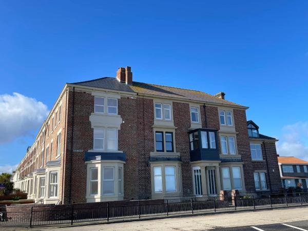 The Beach Front Apartment, Amazing Frontline Sea Views - Tynemouth