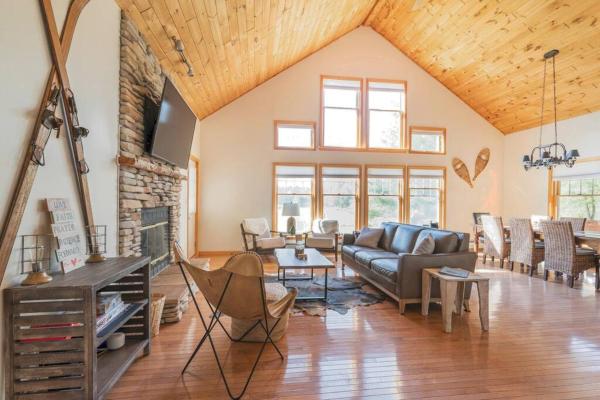 Beautiful Mountain Home With Gorgeous Meadow Views - Hunter, NY