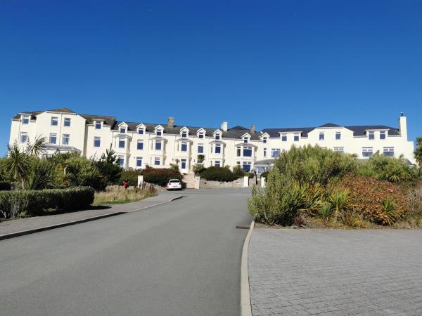 Tudor Apartment (Panoramic Sea Views) - Trearddur Bay