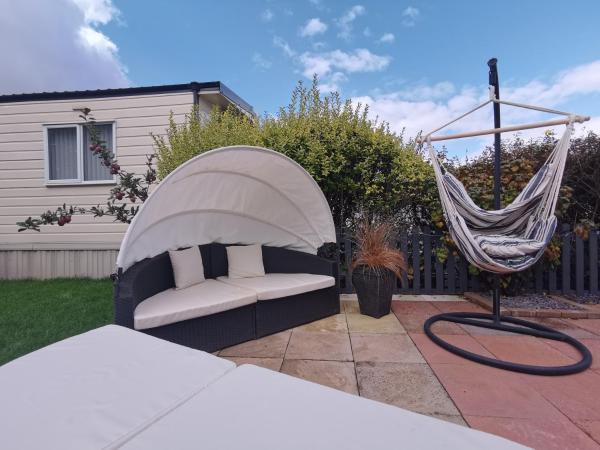 Lakes And Woodlands Overstone Holiday Park - Wellingborough