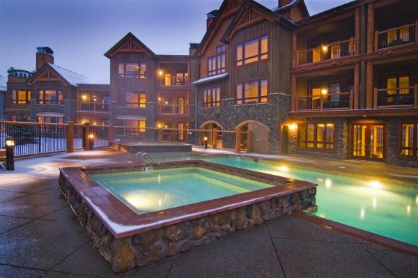 Luxury 4 Bedroom Ski In, Ski Out Mountain Vacation Rental Just Steps From The Snowflake Ski Lift In Breckenridge - Breckenridge, CO