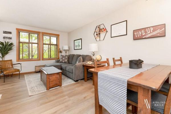 The Powder Nook, Hot Pools, Mile 1 Express Chair - Kootenay River