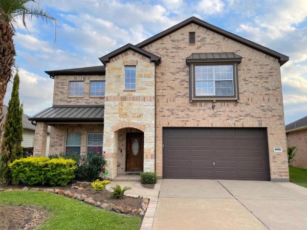 2 Bedrooms Waterfront View Home - Katy, TX