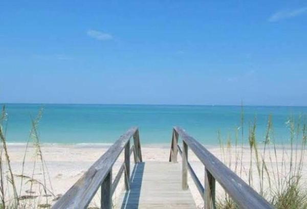 Charming Studio Unit Across From Lido Key Beach - Sarasota, FL