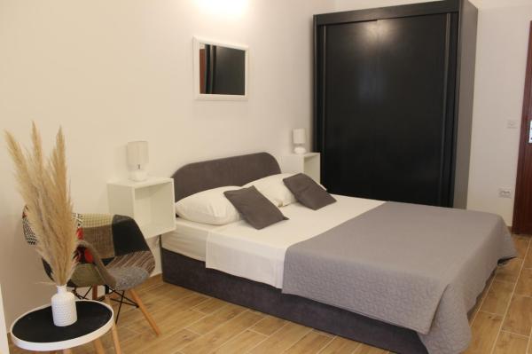 Studio Apartment In Stinjan With Balcony, Air Conditioning, Wifi 5018-2 - Croatie