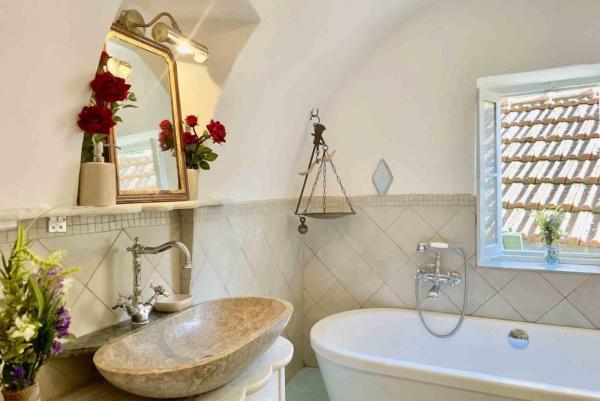 Casa Celestine In Via Orsini Isolabona Liguria Italy Sleeps 5 - Vintimille