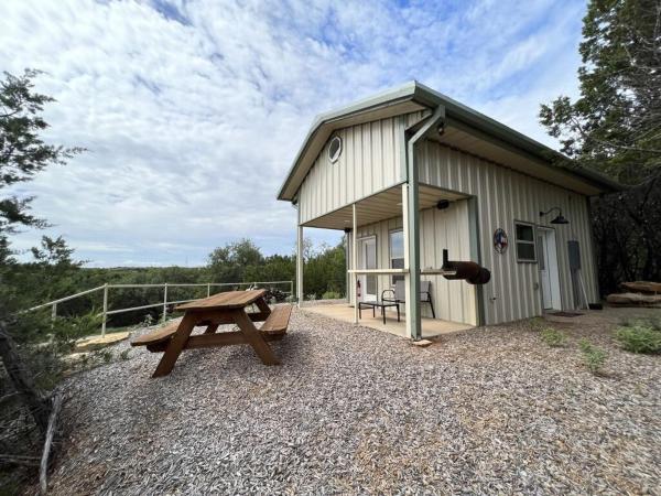 Inspiration Cabin At Lake Godstone - United States