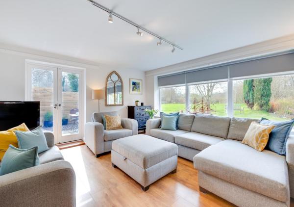 Little Bourne - Royal Tunbridge Wells