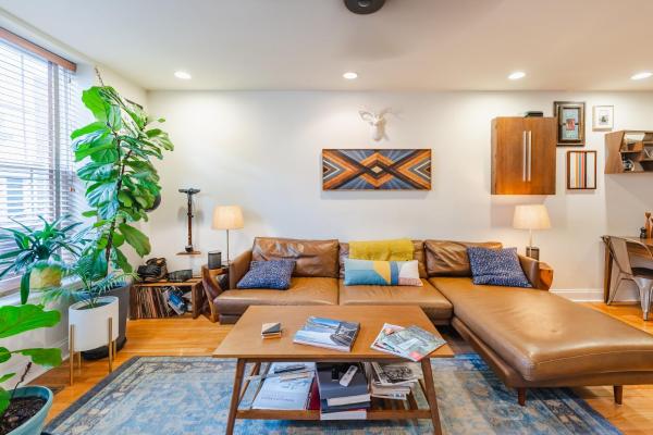Bedroom In Thoughtfully Decorated East Passyunk Home (South Philadelphia) - Philadelphia, PA
