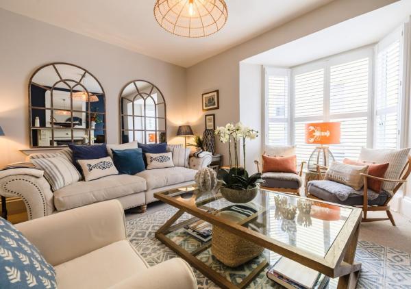 Chart House Sleeps 6 - Tenby