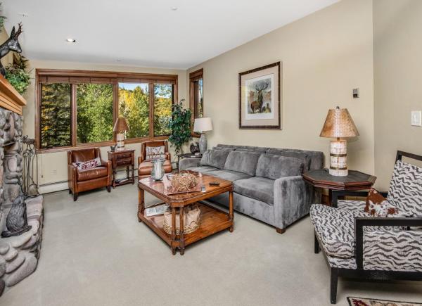 Highlands Lodge 107 - Best Location For Ski School Condo - Vail, CO