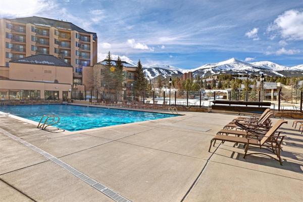 Perfectly Placed 2 Bedroom Vacation Rental In Historic Downtown Breckenridge With Access To Hot Tub And Pool - Breckenridge, CO