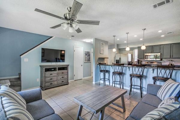 Stylish Bayfront Townhome Less Than 10 Mi To Beach! - United States