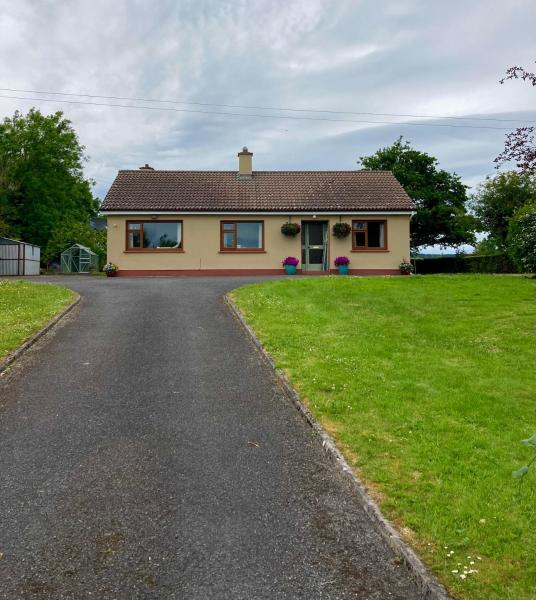 Lily's - 3 Bedroom Country Cottage With Large Garden - Sligo