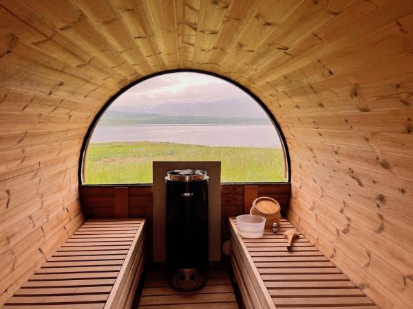 Helgafell Retreat Center - Islande