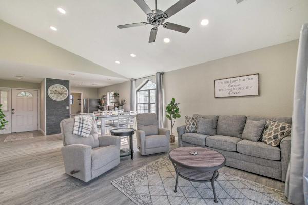 Branson Escape 6 Mi To Silver Dollar City! - Branson, MO