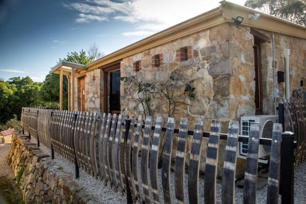 The True Heart Of Uraidla Studio - Stirling, SA, Australia