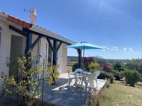 Maison Avec Jardin Près Des Thermes, 2 Chambres, éQuipements Modernes, à La Roche-posay - Fr-1-541-33 - La Roche-Posay
