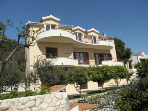 Apartments Antonio - Okrug Gornji