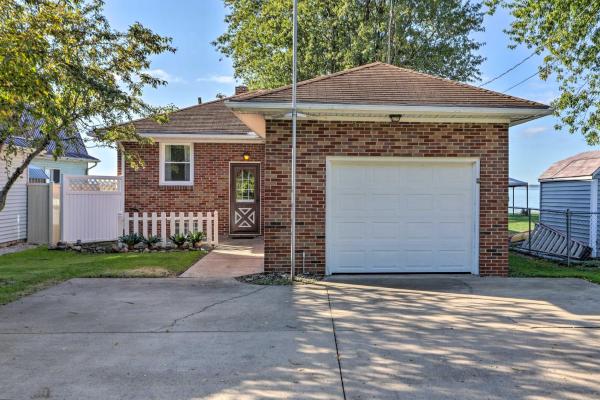 Lakefront Cottage With Fishing And Private Yard! - Port Clinton, OH