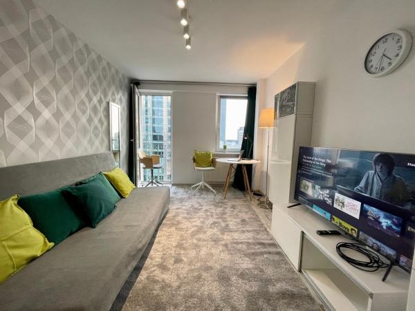 Green 4 Rondo 1 Metro Wifi 65'tv Netflix Hbo Appletv Disney+ - Warsaw