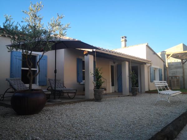 Gîte Paisible Aux Pieds Des Alpilles, Parking Privé - Eygalières