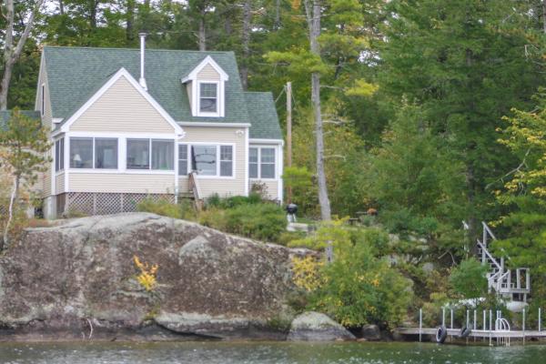 Waterfront Delight At Spindle Point - Laconia, NH
