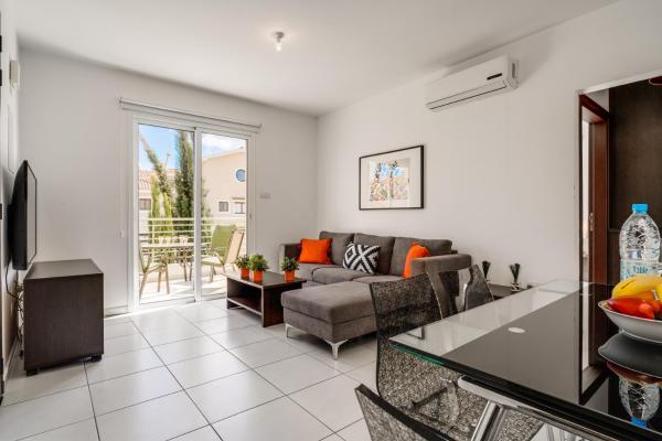 Lovely 2 Bedroom Family Apartment W/ Pool - Famagusta