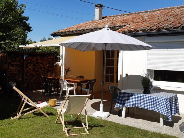 Maison De Plein Pied, Lumineuse, Très Fonctionnelle - Rochefort, France