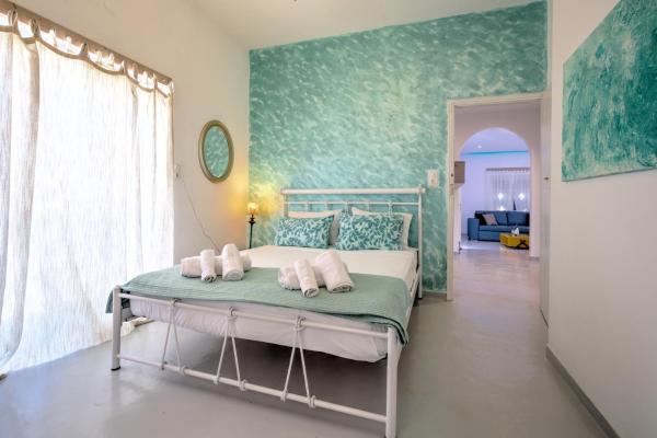 Blue Violet Apartment - Paros