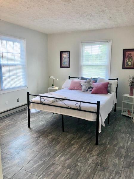 Trestle Creek Farm- Farmhouse Suite - Oliver Winery, Bloomington