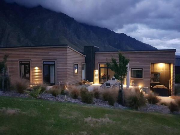Beautiful Lake And Alpine Views - Queenstown - ニュージーランド クイーンズタウン