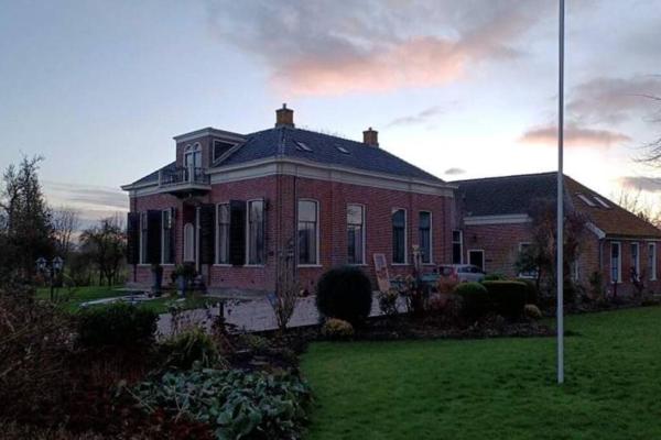 Slapen In Een Eeuwen Oude Pastorie - Groningen