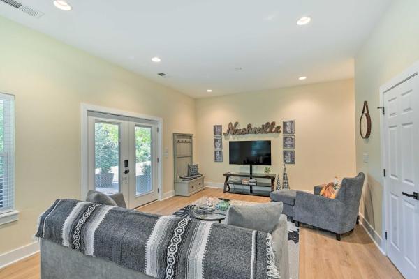 Cozy Tennessee Country Retreat On 5 Acres! - Nashville, TN