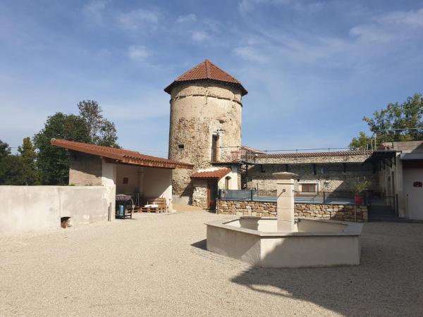 Tour De Charme Atypique - Auvergne