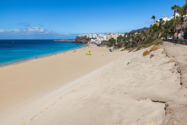 Apartment Near The Beach With A Huge Terrace, Patio, Wifi And Parking - Fuerteventura
