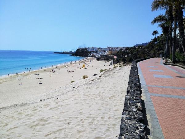 Apartment On The Beach With Pool, Terrace, Balcony, Fantastic Views & Wi-fi - Fuerteventura