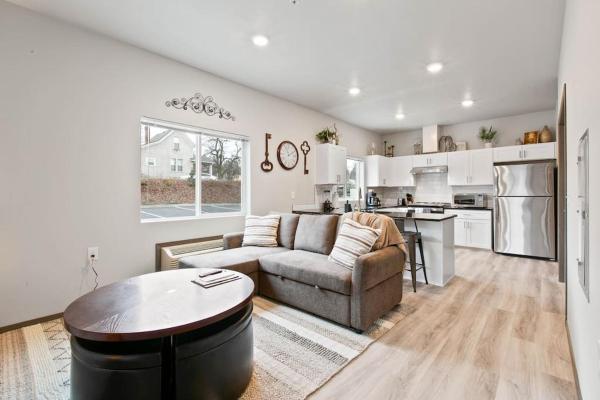 Full Ada Unit - 2 Bed 2 Bath Unit Near Downtown - Suspension Bridge, Spokane