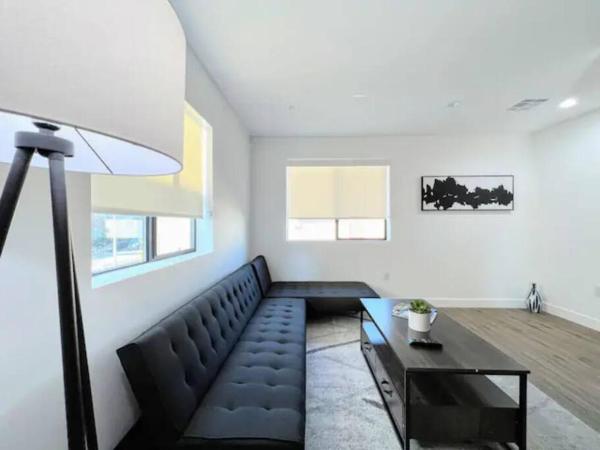 4br Townhouse In Koreatown - West Hollywood, CA