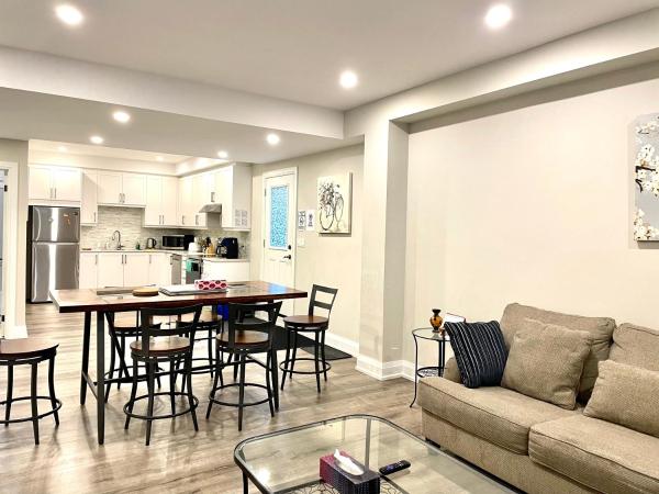 Charming, Comfortable Bsmt Apartment In Pickering - Ajax