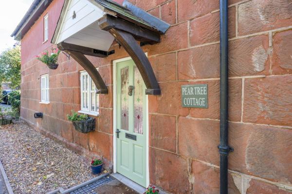 Pear Tree Cottage Courtyard - 什羅浦夏