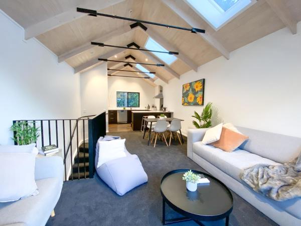 Modern 2-bedroom Apartment 7-mins Walk To Queenstown - Queenstown