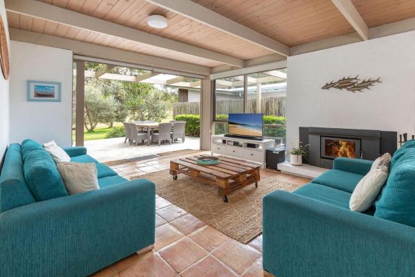 True Blue - Boomerang Beach