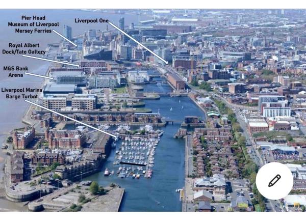 Super Size Static Duplex Barge 3 Double Bedrooms Plus 3 Triple Bedrooms All With Modern En-suites - Liverpool, UK