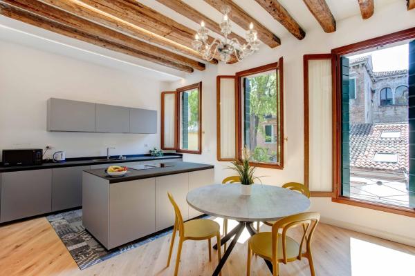 Cà Del Glicine - Charming Apartment On The Canal - Venise