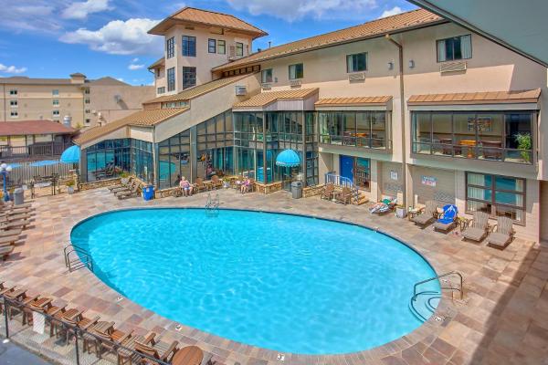 Sidney James Mountain Lodge - Pigeon Forge, TN