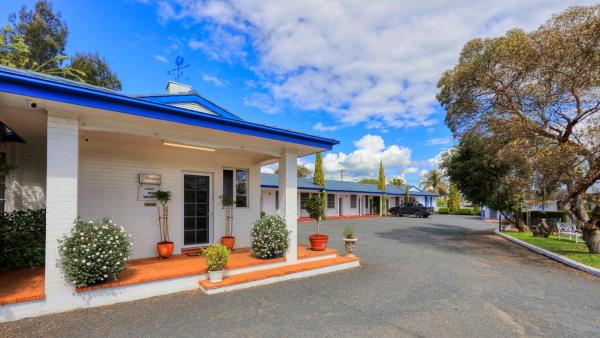 Colonial Motel & Apartments - Young
