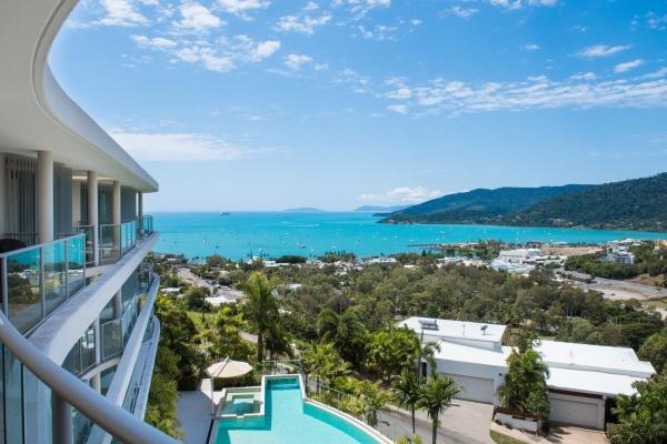 Pacific Blue - Premiere - Airlie Beach